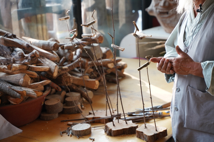 [Gyeongsangbukdo Andong] Making Korean Totem Pole & Sotdae experience ...